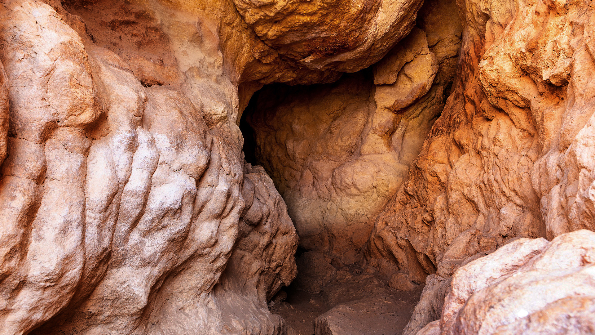 Wadi Adventures in Dubai: Jeep Safari & UAE History Exploration